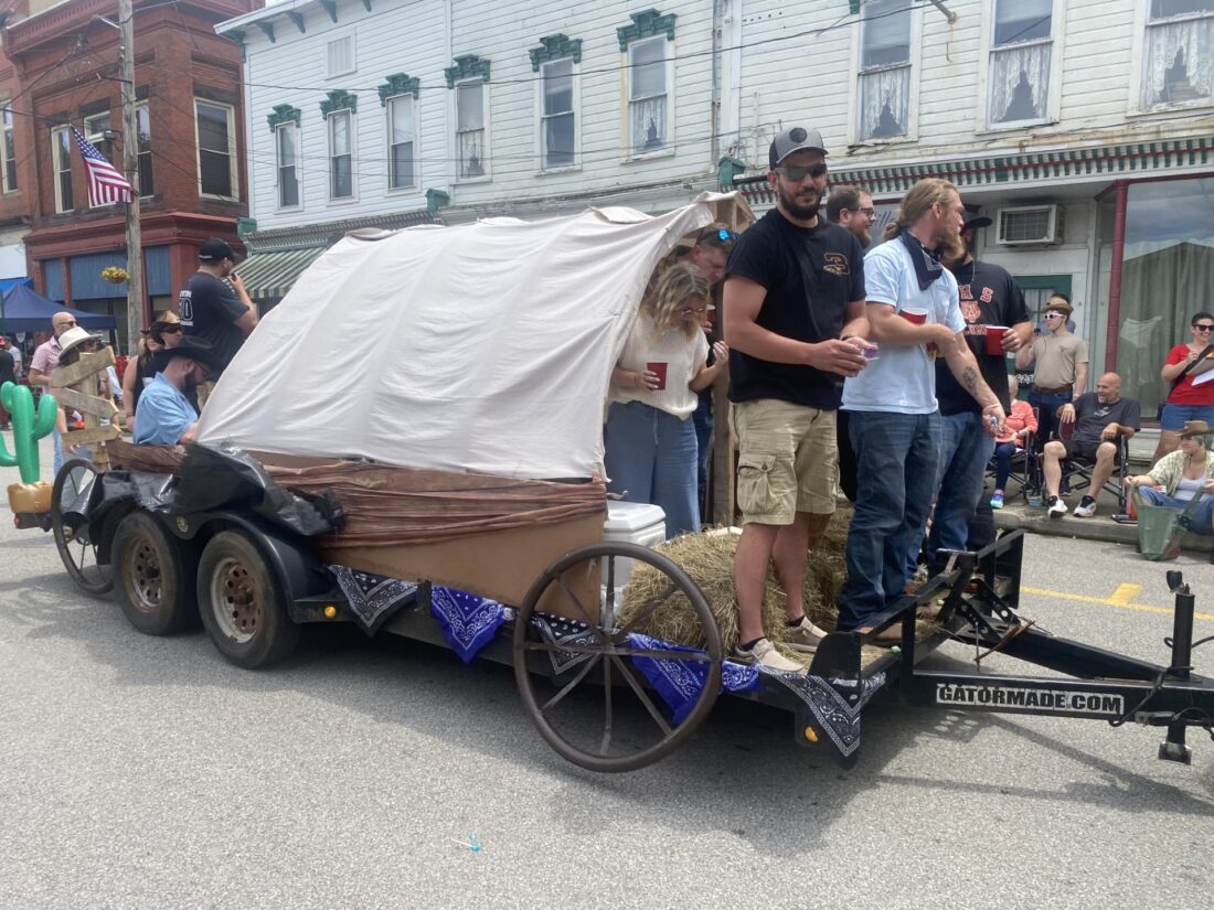 Wild West Theme Welcomes Alumni Home | News, Sports, Jobs - Tyler Star News